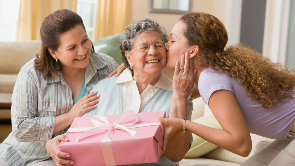 Gift-Giving Etiquette: When and How to Give Custom Gifts ...